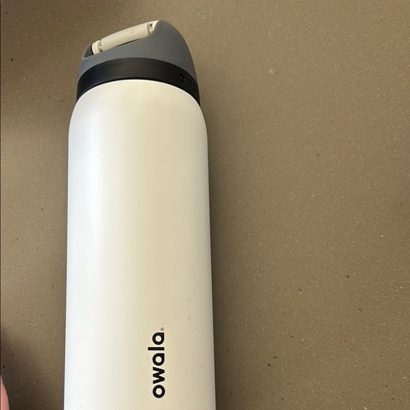 owala | Dining | Owala White And Gray Water Bottle 32 Oz | Poshmark